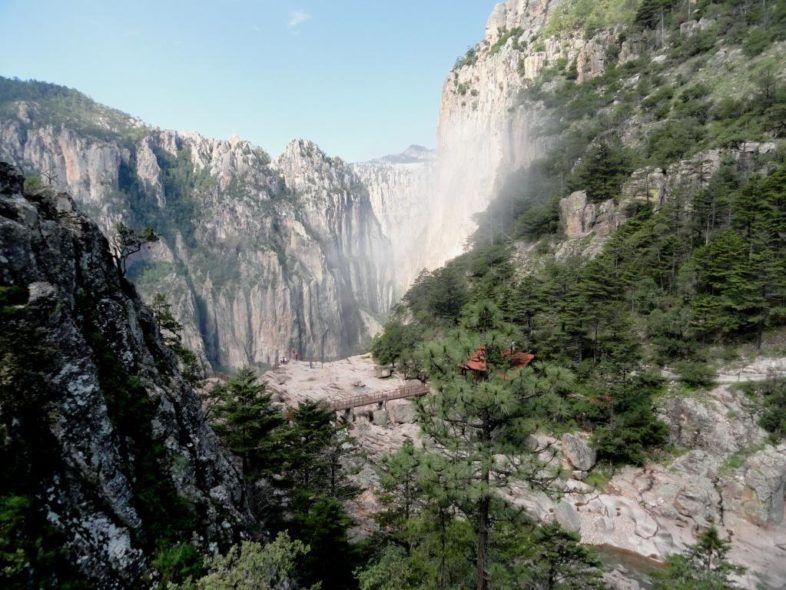 Basaseachi Falls Hike | Amigo Trails Copper Canyon Experts